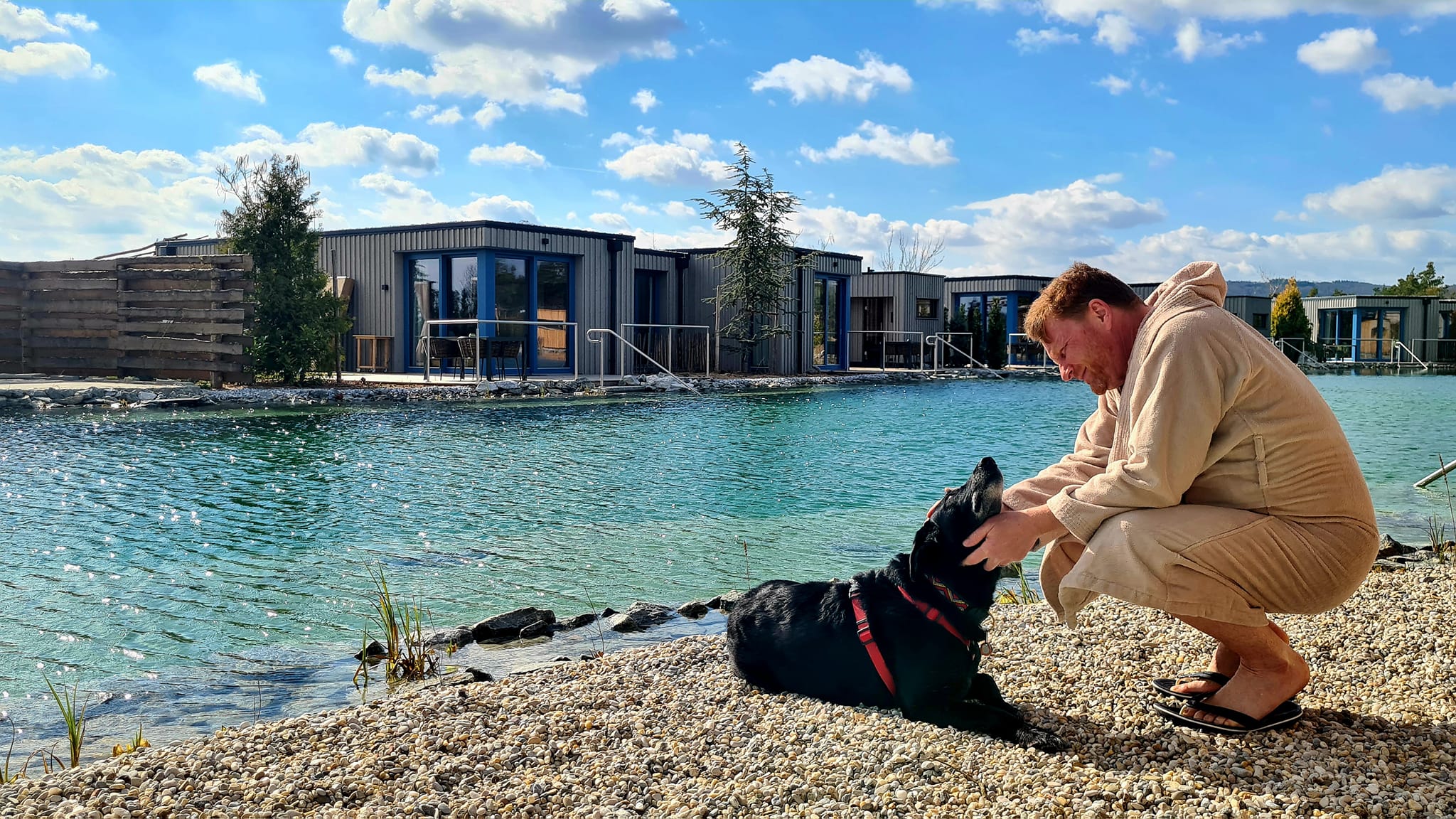 Auf vier Pfoten durch die Kittenberger Chalets am Gartensee